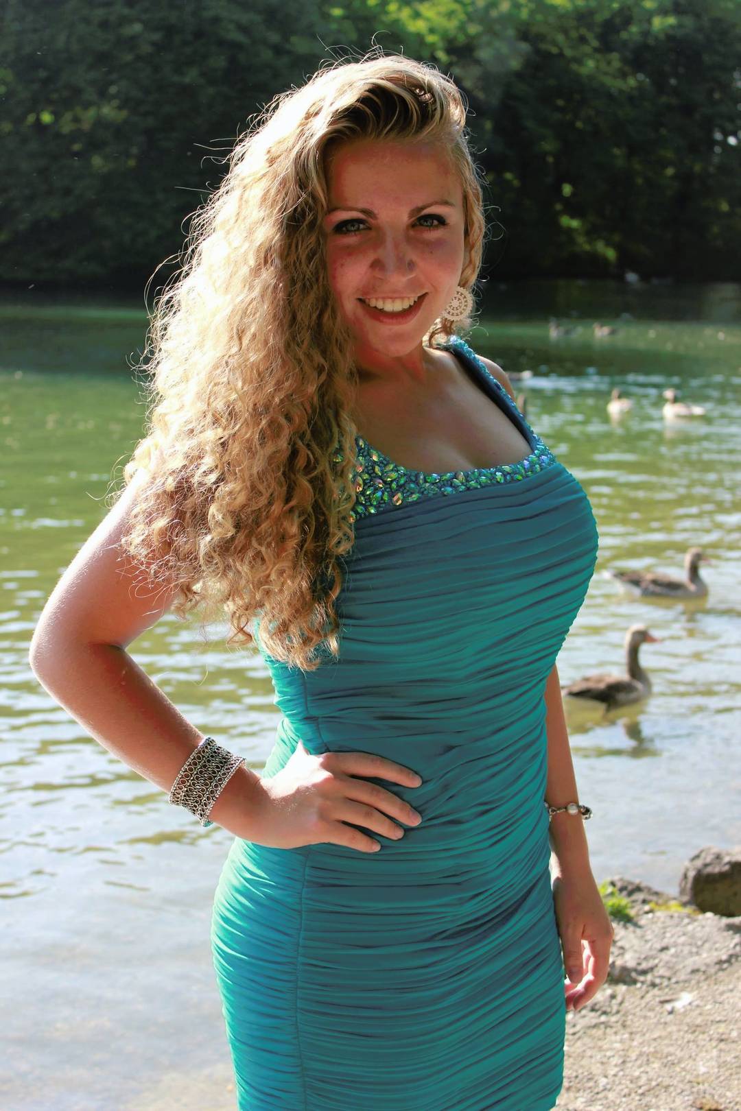 Busty Blond | Scrolller