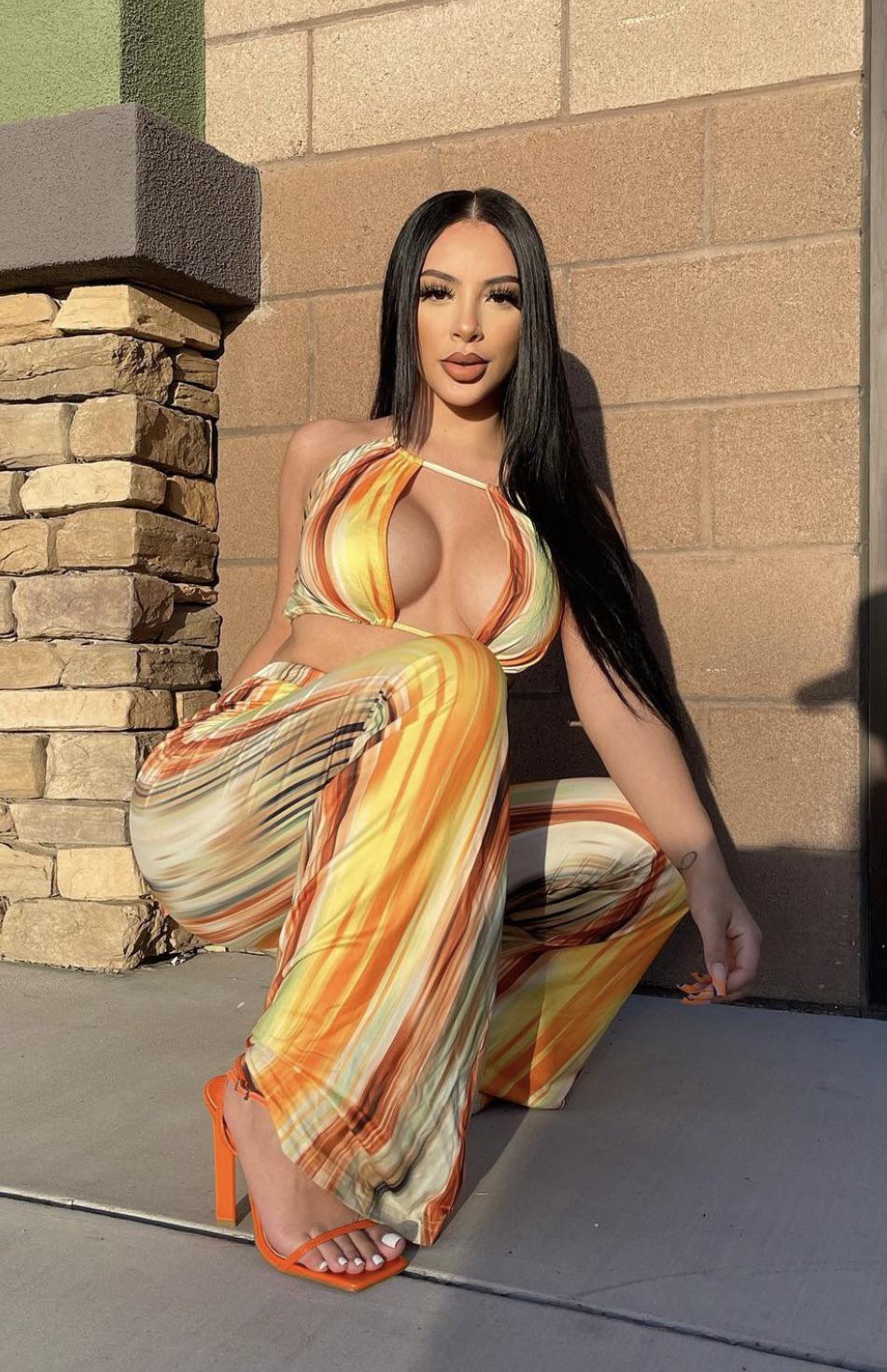 Busty Latina | Scrolller