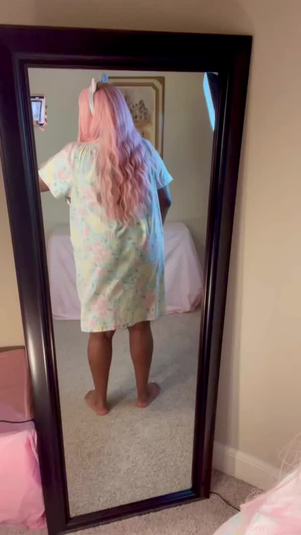 Butt Reveal Xd Sry Im Shy Scrolller
