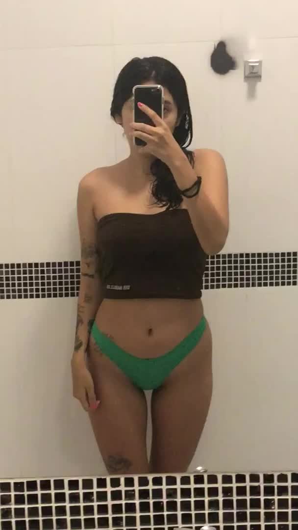 can i be your first 18yo latina? | Scrolller