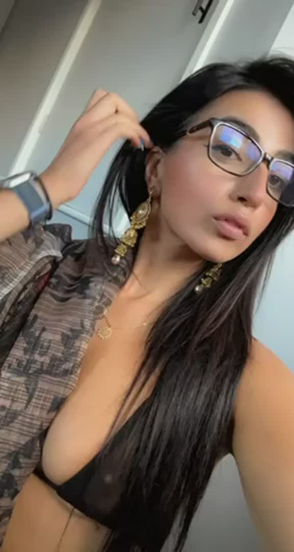 Discover more like DesiBoners: Can I be your office assistant? 🤭🤓 and Related Content | Scrolller