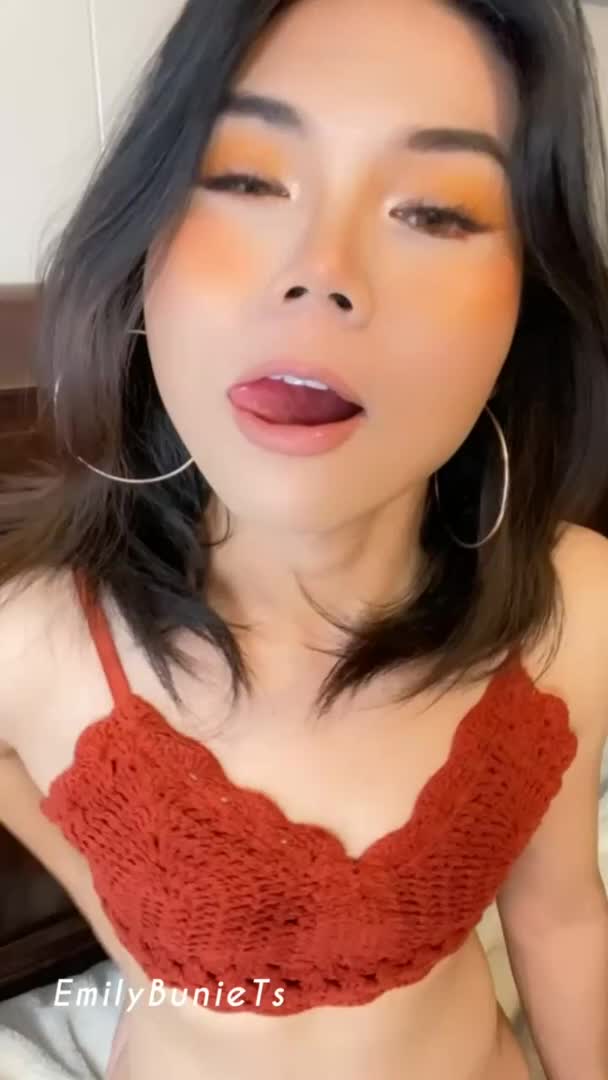 Can I be your slutty side chick ? | Scrolller