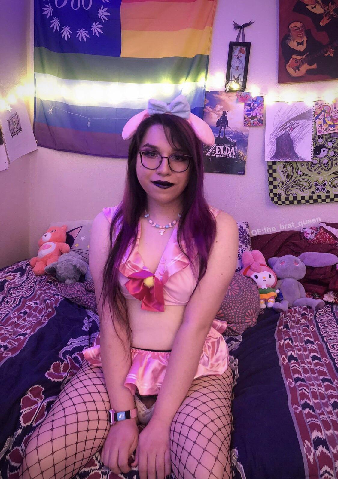 Can I be your stuffed animal? | Scrolller