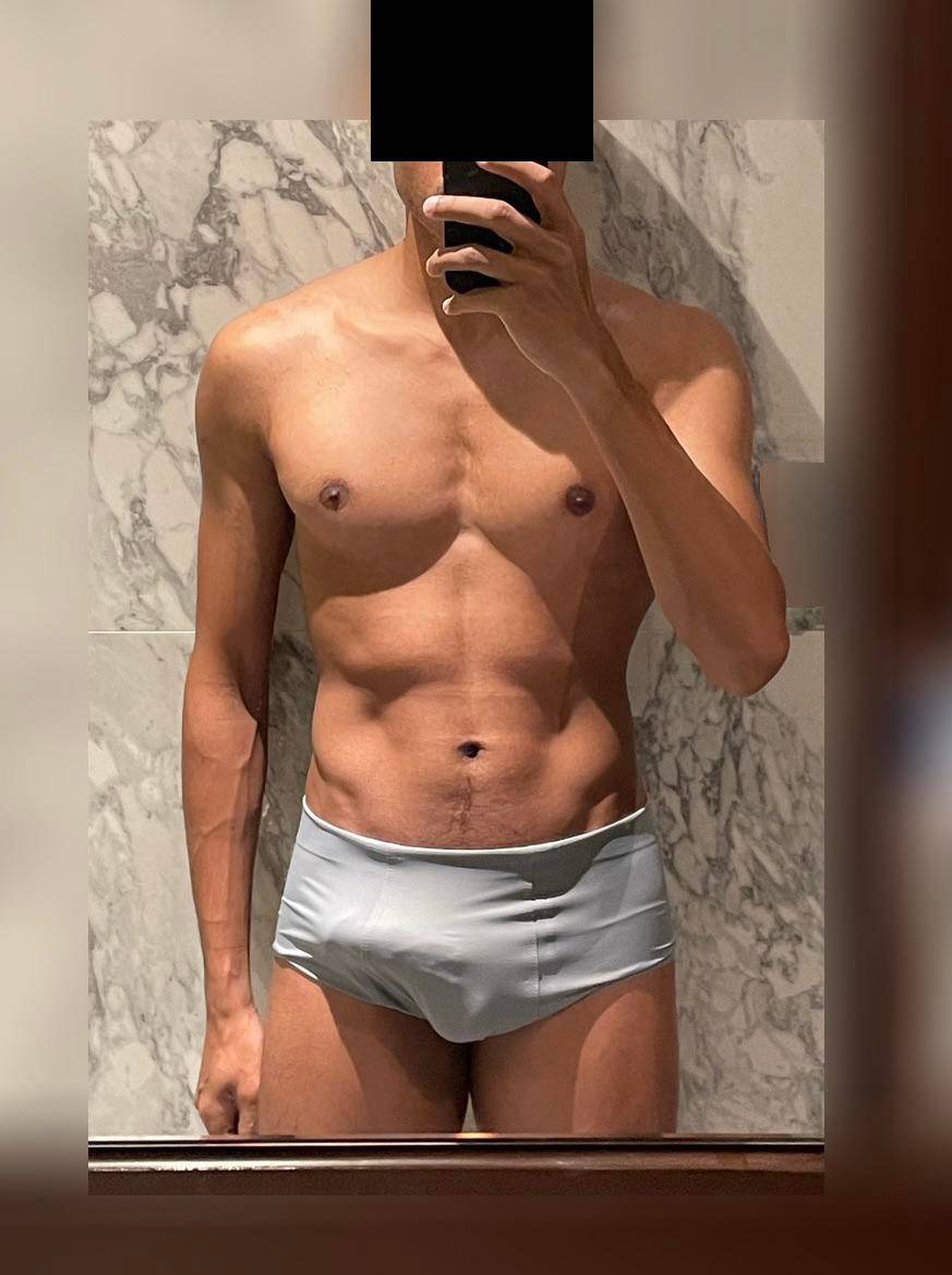 Can you see the outline? | Scrolller