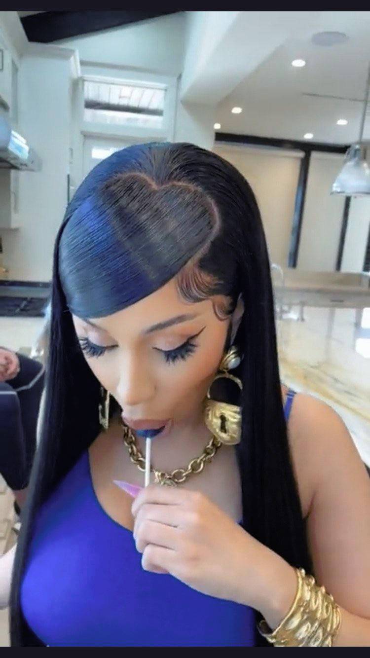 Cardi B sucking nicee | Scrolller