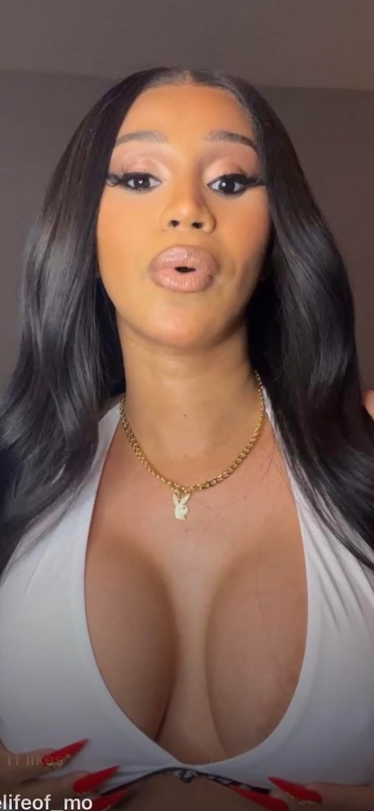 Cardi b teasing 🥴 | Scrolller