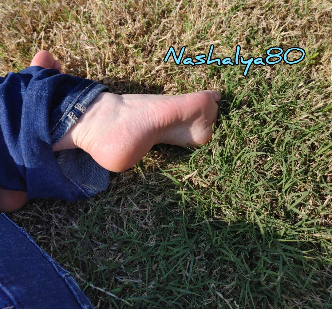 Care To Smell My Feet 😉😈 Scrolller