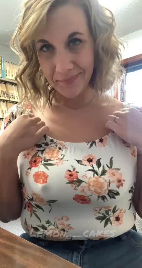 Shhh don’t tell my boss😁 [GIF] | Scrolller