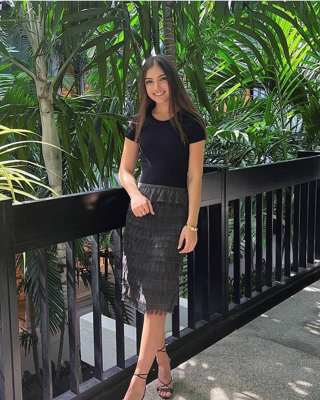 Casual Pose | Scrolller