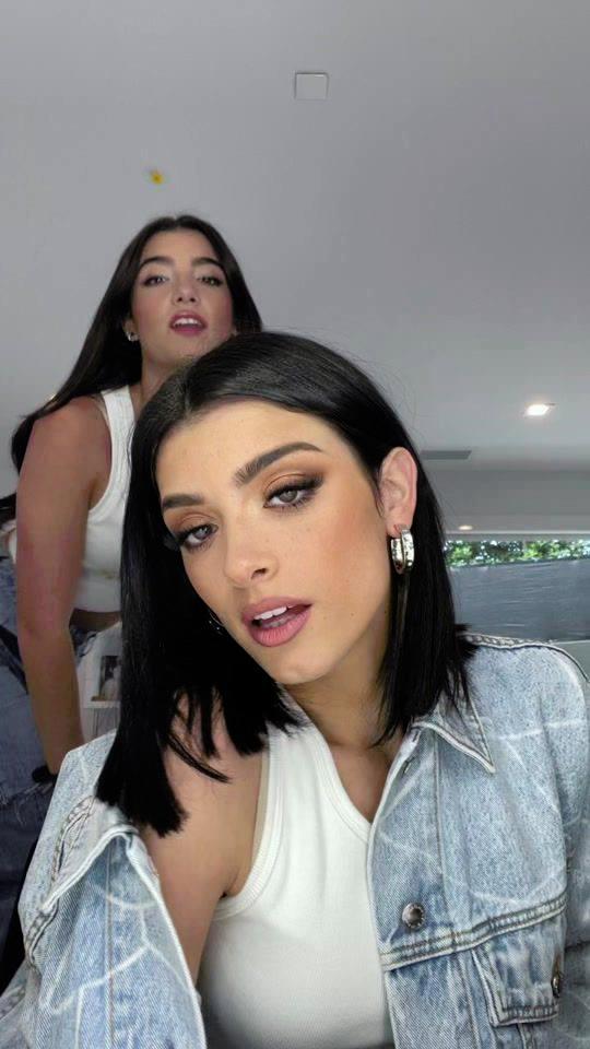 Charli and Dixie Rare Live | Scrolller