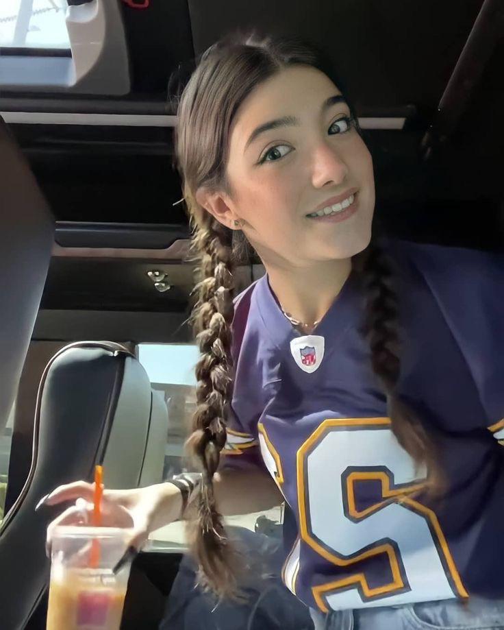 Charli and her dunkin 😂 | Scrolller