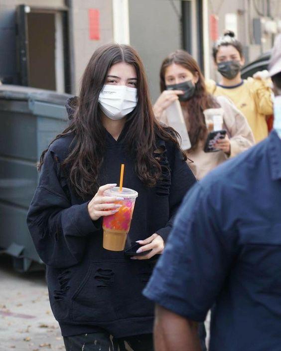 charli and her dunkin’ rare ofc 🥤 | Scrolller