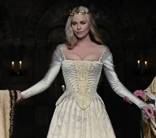 Charlize Theron in ‘The Huntsman: Winter's War’ | Scrolller