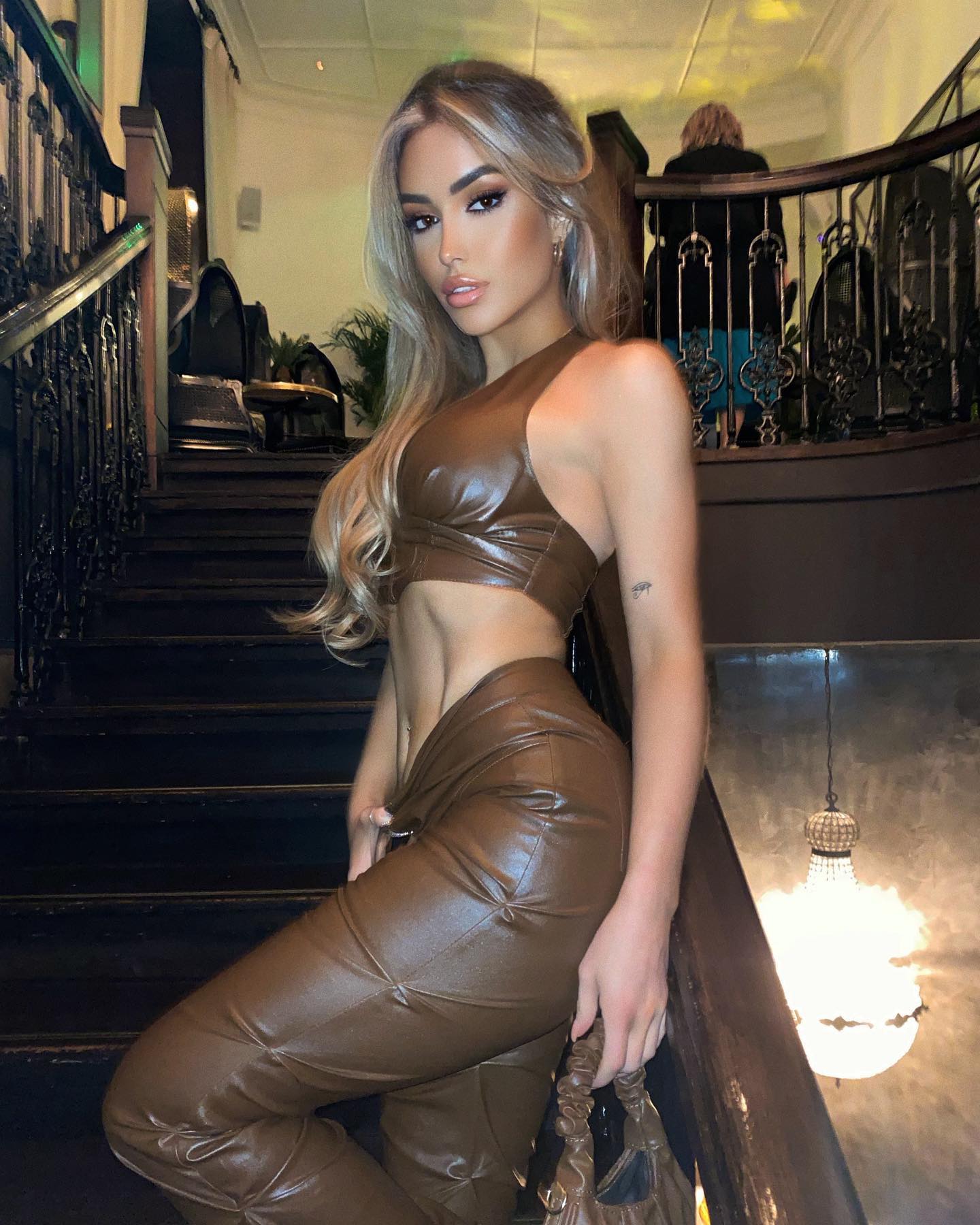 Charlotte Elise Fox | Scrolller