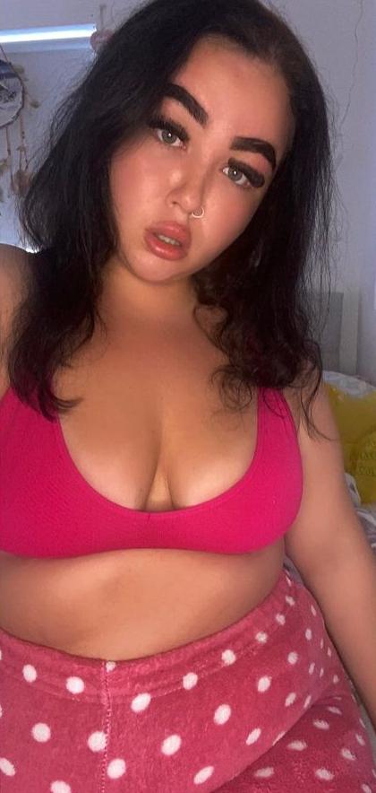 Chav bimbo | Scrolller