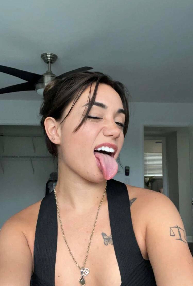 Chloe Difatta tongue | Scrolller