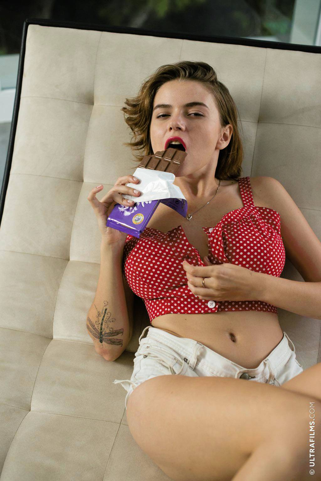 Chocolate bar | Scrolller