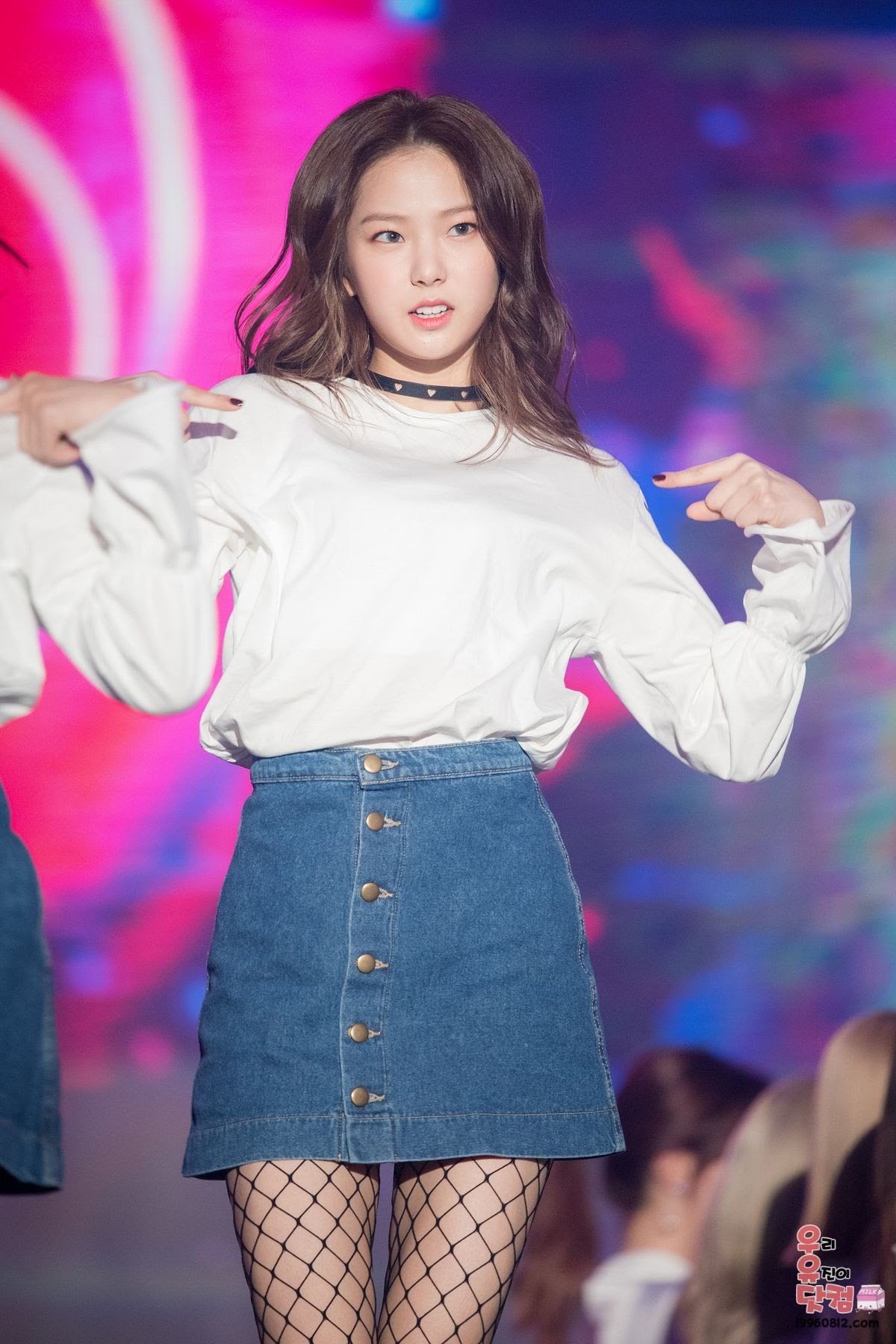 Choi Yujin | Scrolller