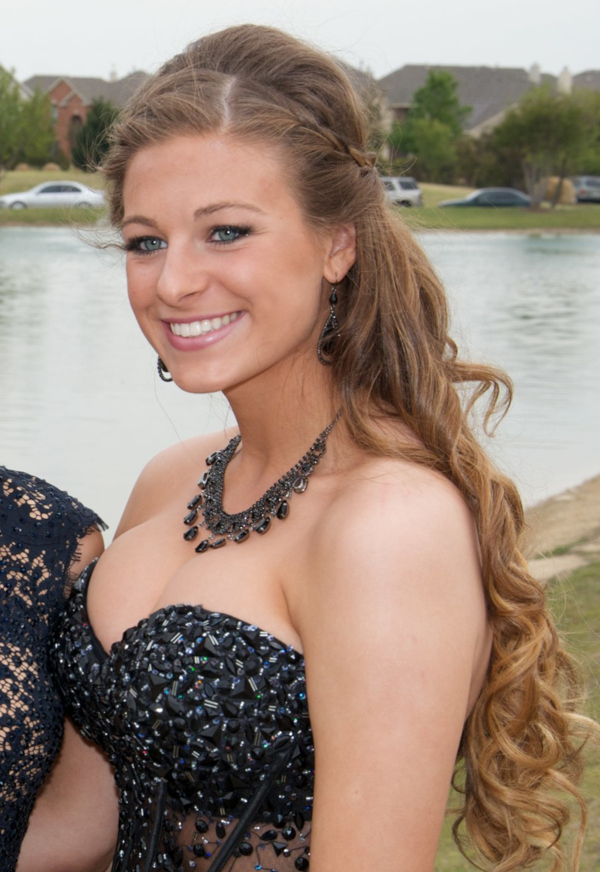 Cleavage | Scrolller