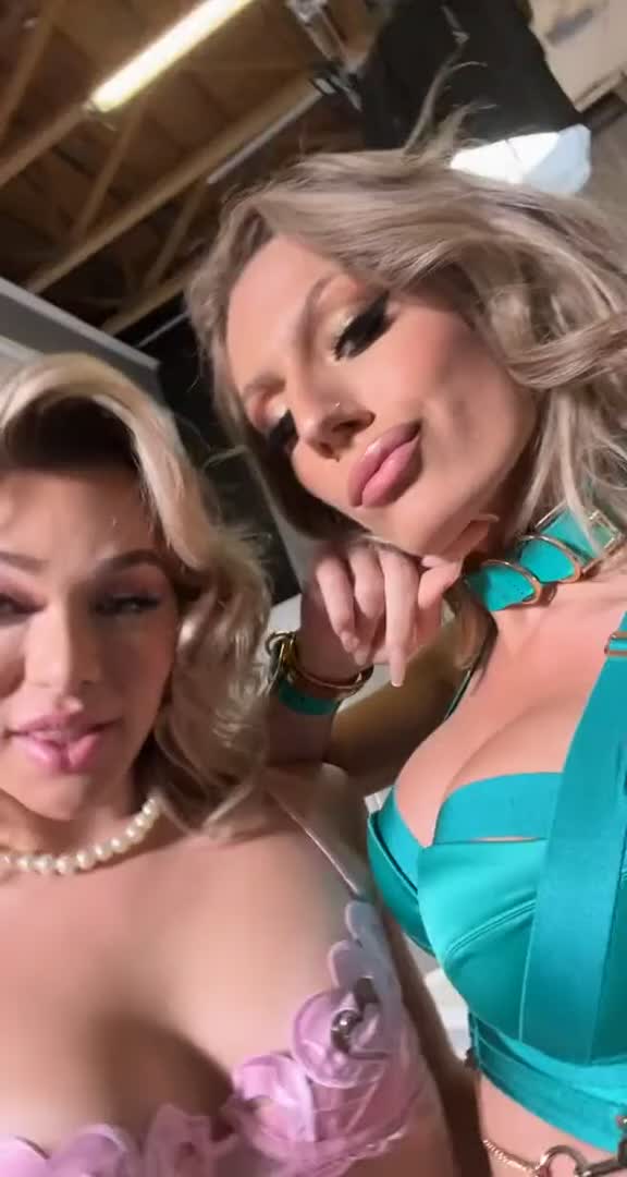 Close Up GIF by nnfanatic | Scrolller