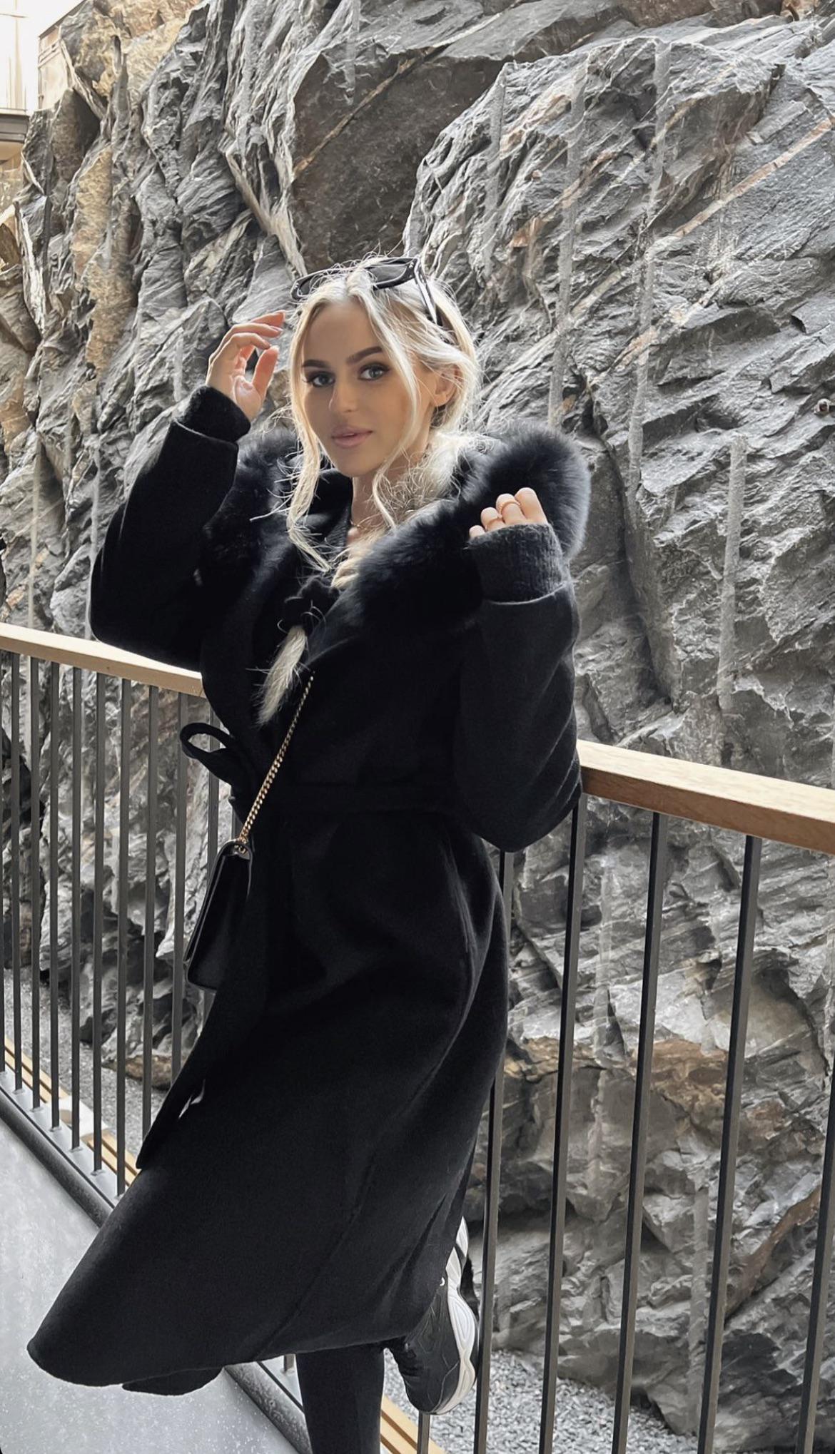 Coat season | Scrolller