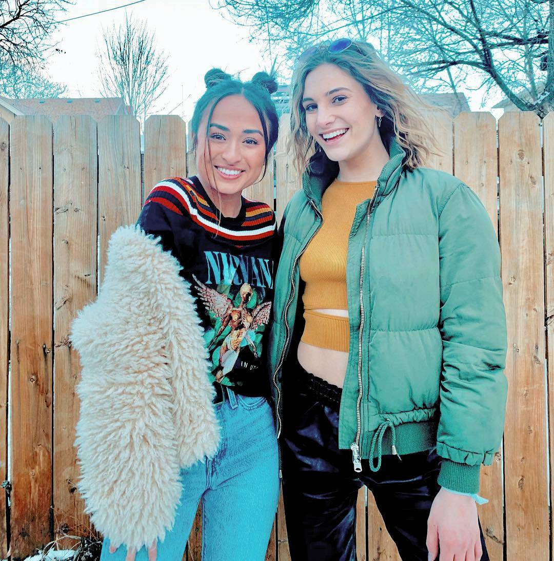 College Cuties - Left Or Right? | Scrolller