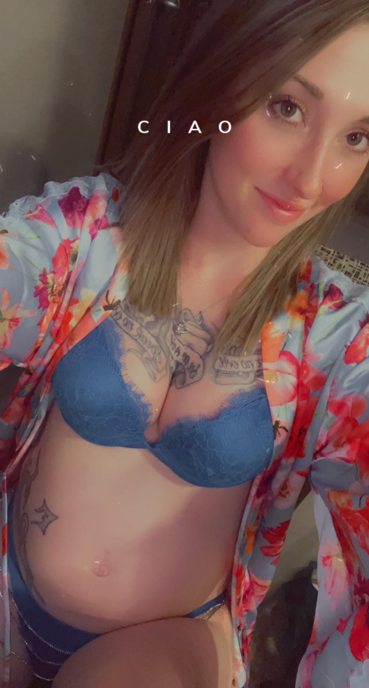 Come check me out on OF the link is in my bio 😋 | Scrolller