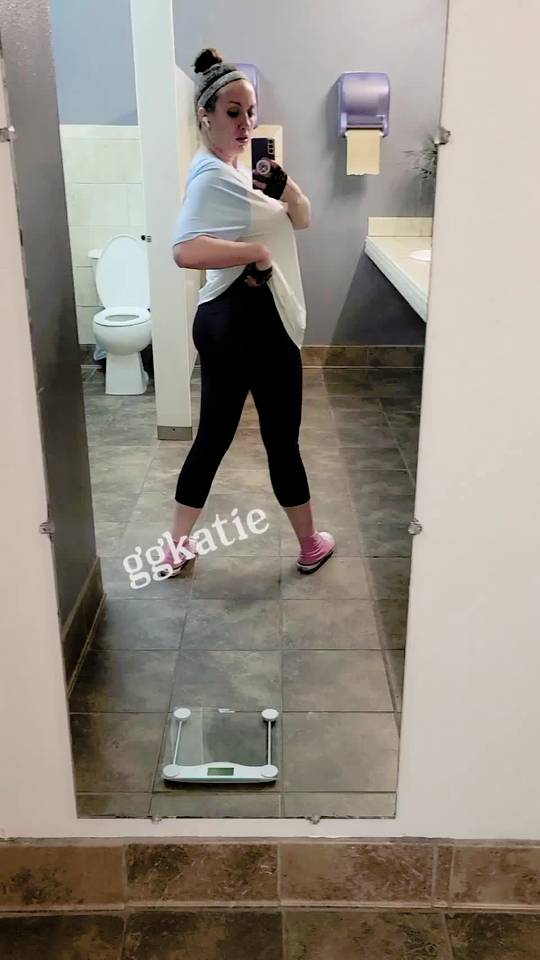 Come give me backshots at the gym | Scrolller