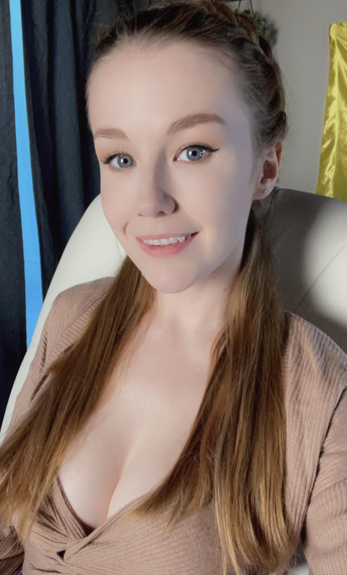 Come hang on twitch! /EmilyBloomShow | Scrolller