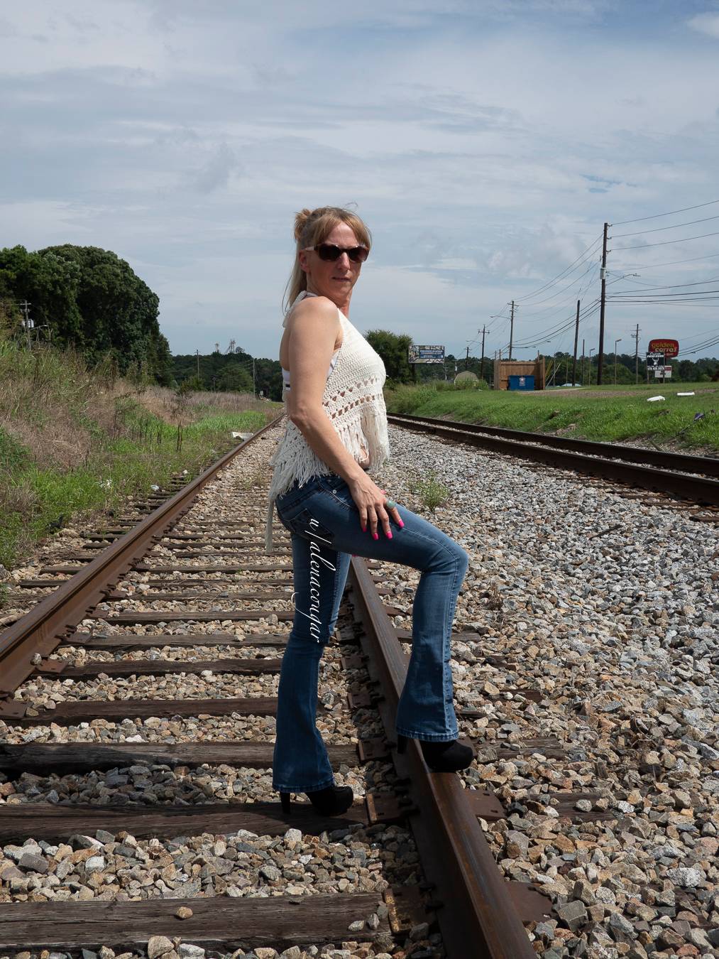 Come to the wrong side of the tracks with me | Scrolller