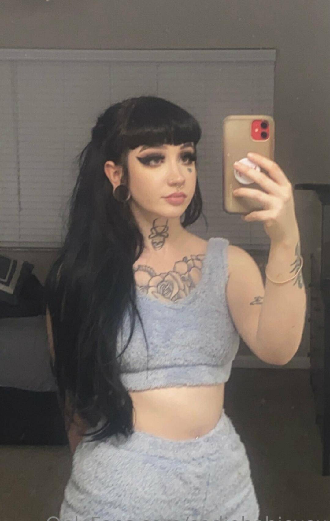 Comfy but Sexy🦇 | Scrolller