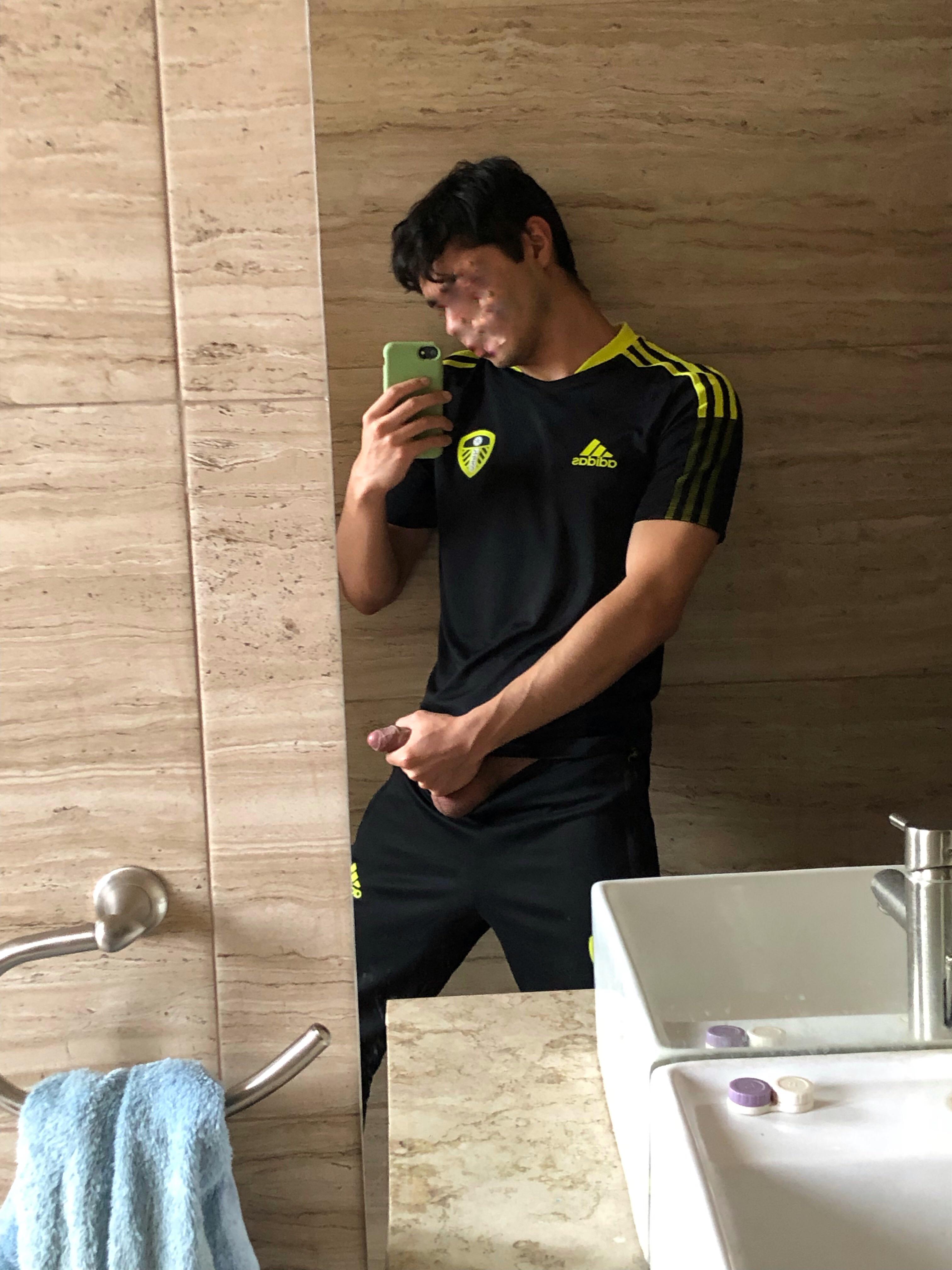 Completely failing at this | Scrolller