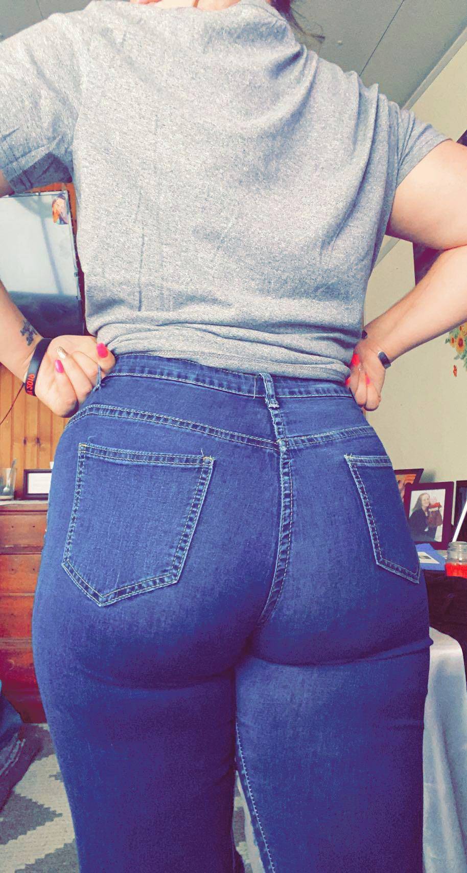 could i catch your attention? | Scrolller