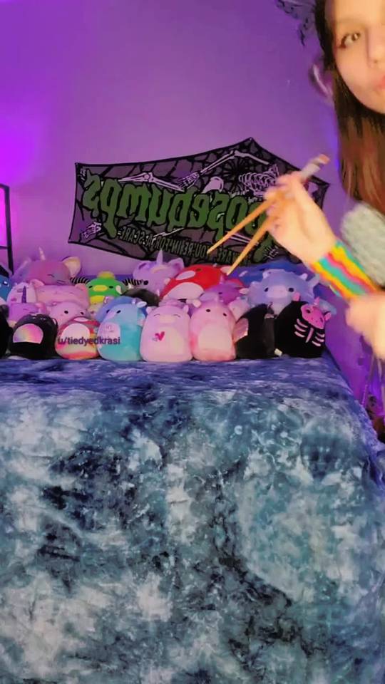 Gotta Use Chopsticks To Glomp On My Cute Butt Scrolller