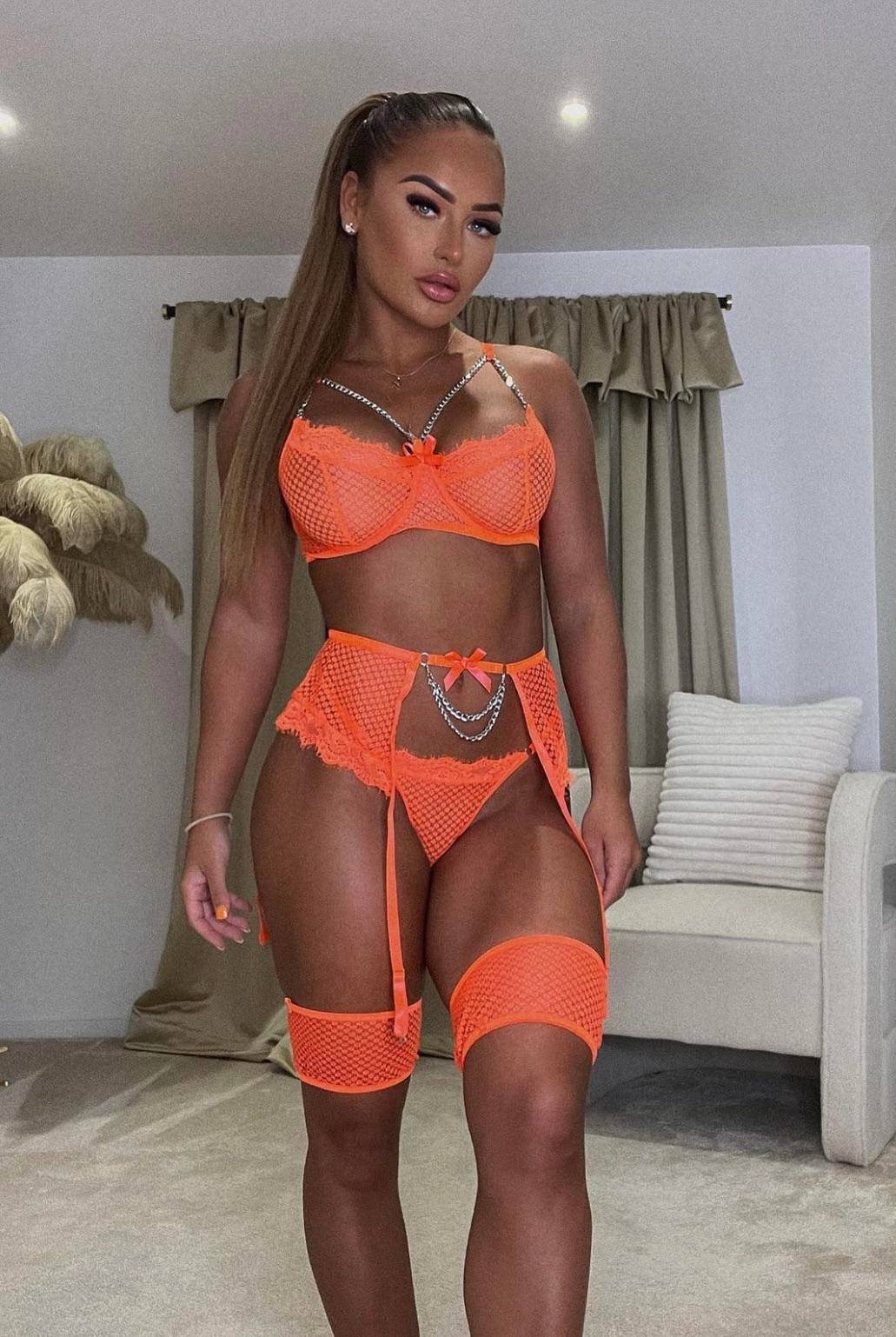 Courtney looking extra slutty today | Scrolller