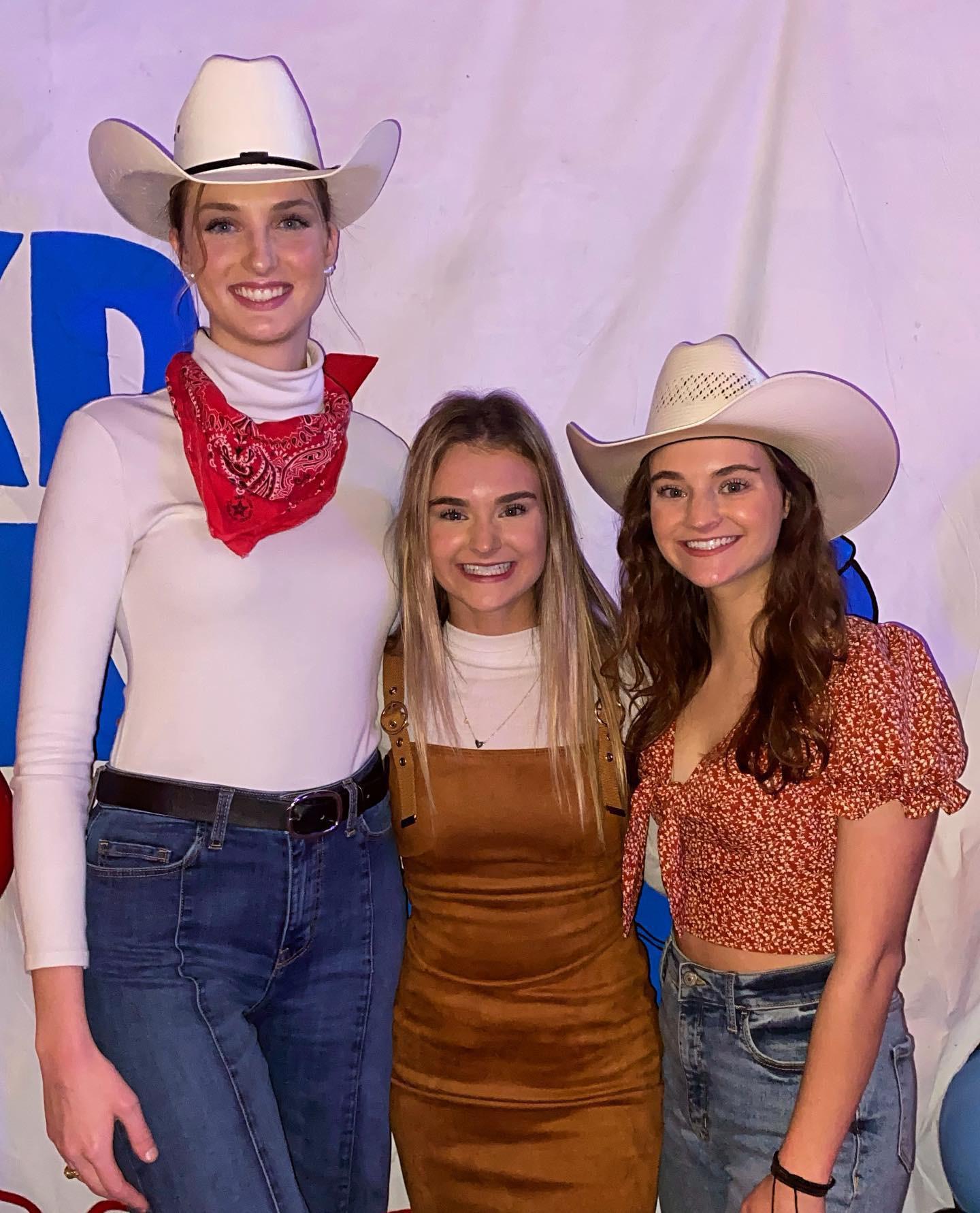 Cowgirls | Scrolller