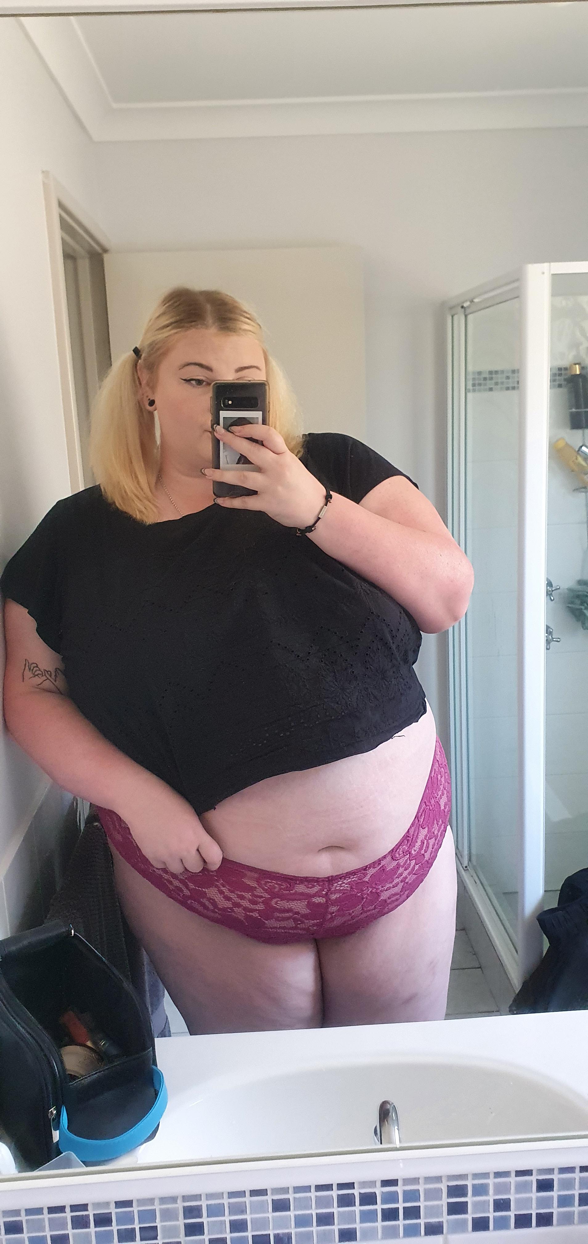 Crop top and lacy panties to show off the chub | Scrolller