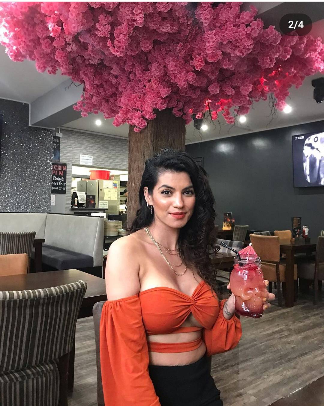 crushing on her | Scrolller