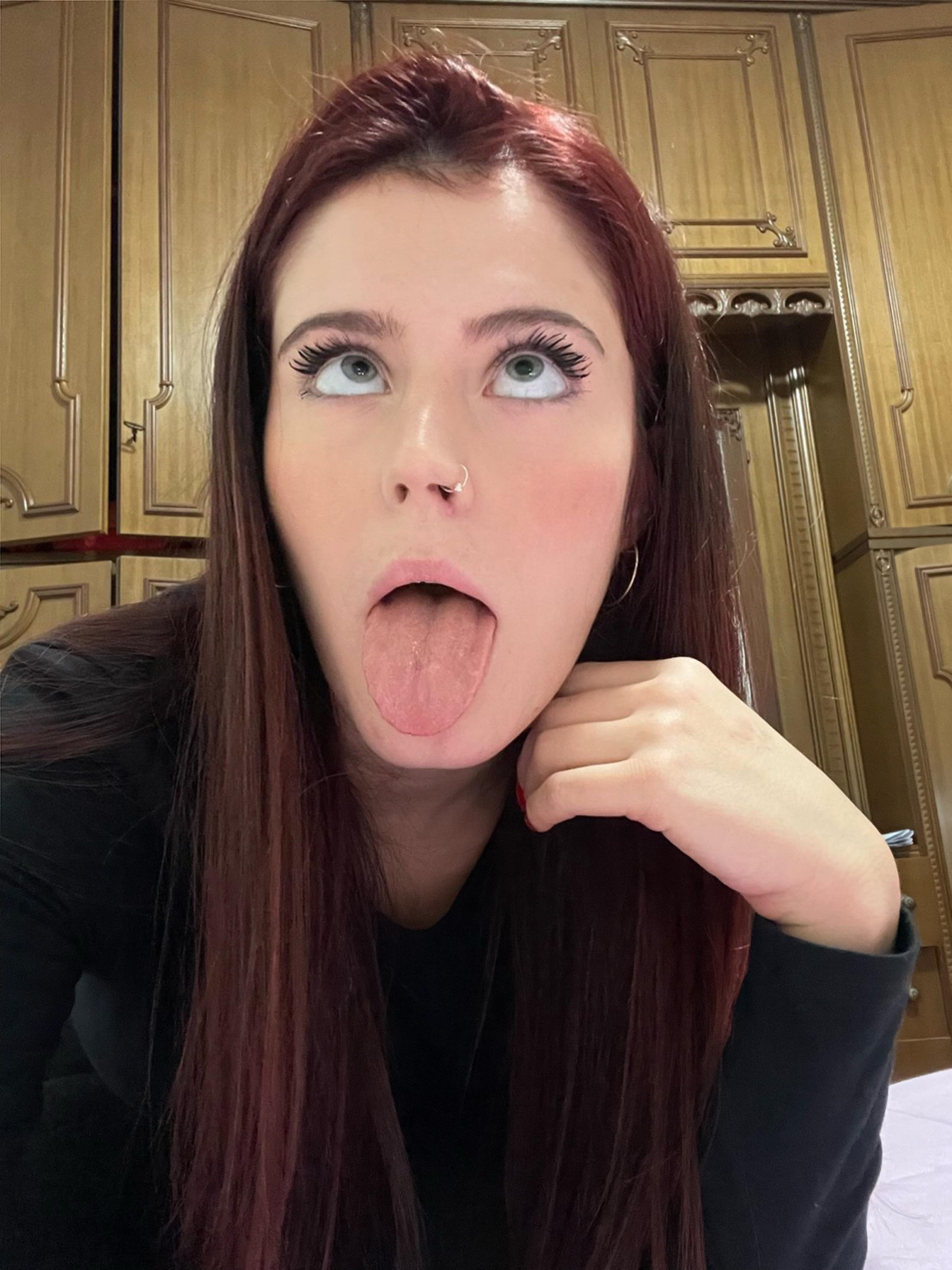 Cum My Tongue🤪 Scrolller