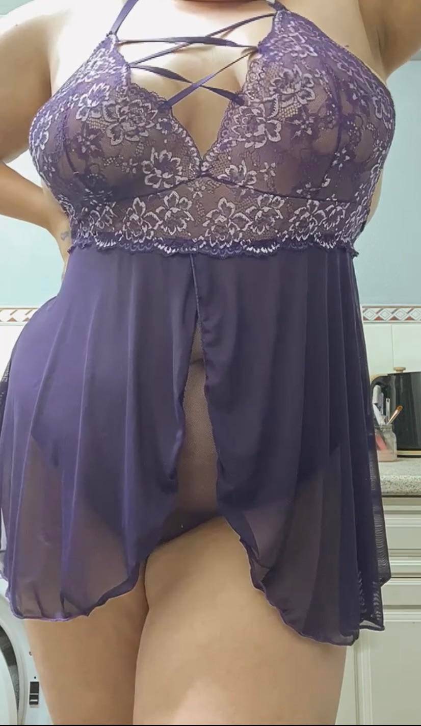 Curvy and delicious 👅 | Scrolller