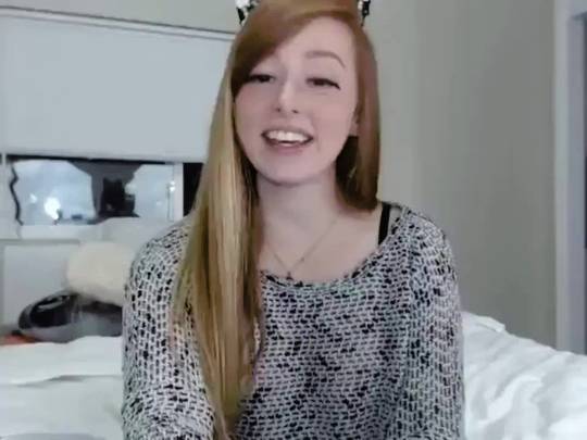 Cute Girl Being A Tease | Scrolller