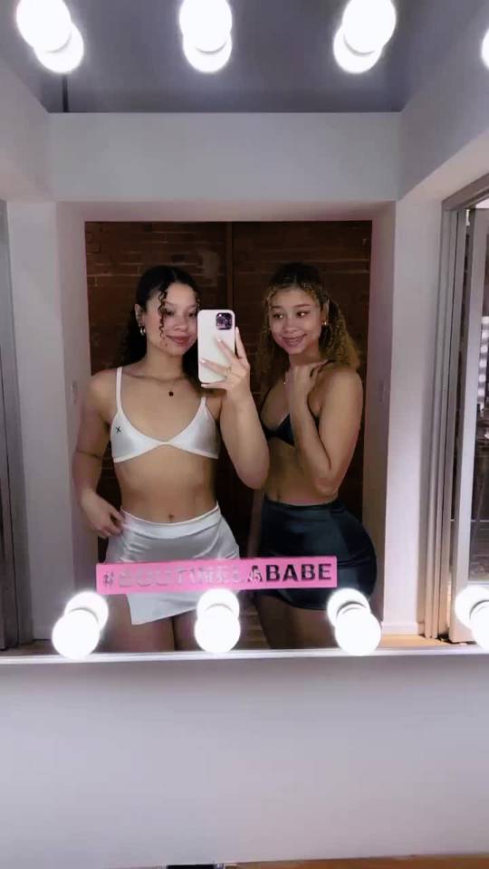 Cute in Studio | Scrolller