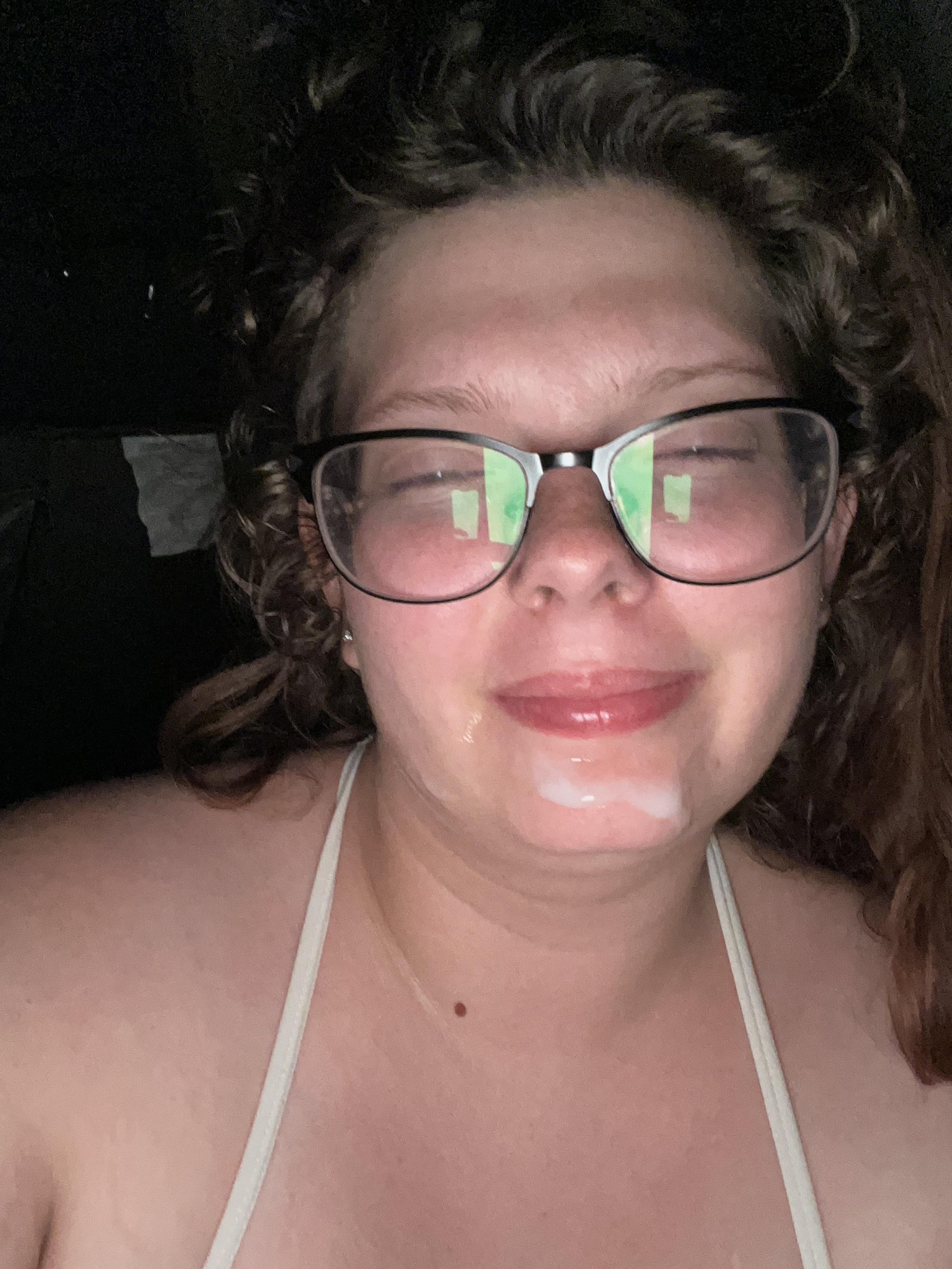 Daddy came on my sweet face 🤤😘 | Scrolller