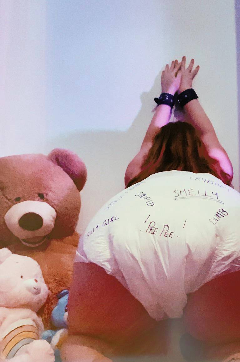 Daddy tied me up and wrote nasty things on my diaper 🥺 | Scrolller