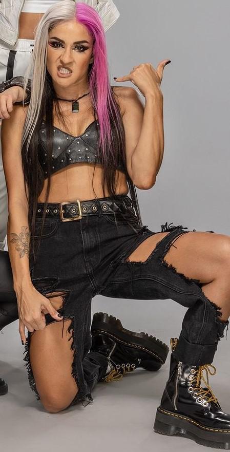 Dakota Kai | Scrolller