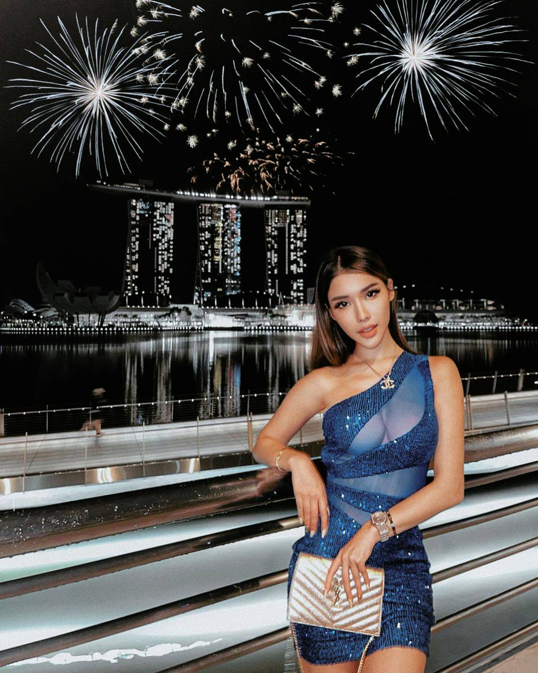 Damn she makes it hot in my pants! | Scrolller