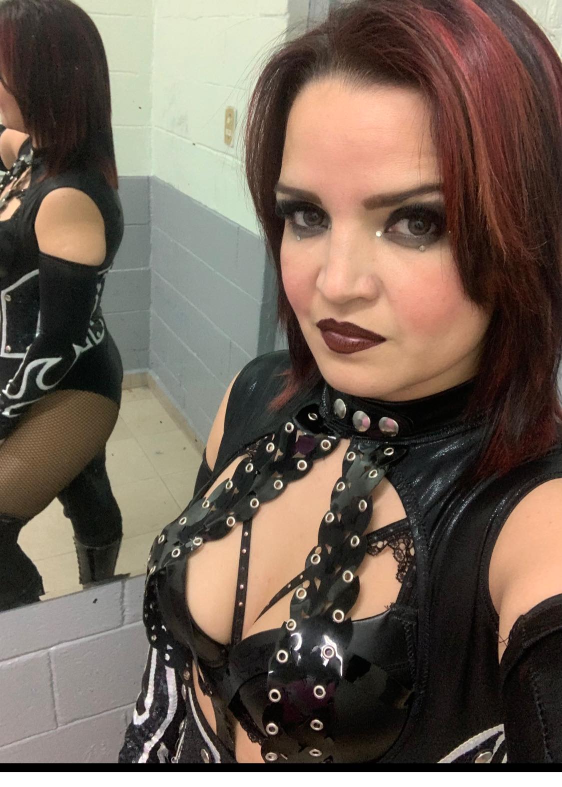 Dark Silueta | Scrolller