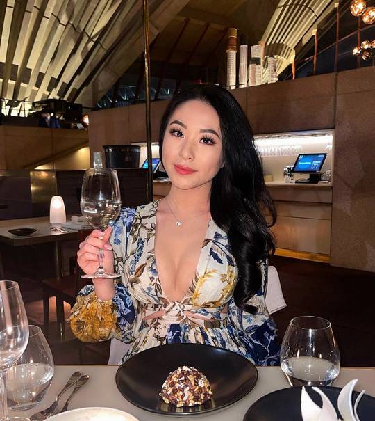 Date night | Scrolller