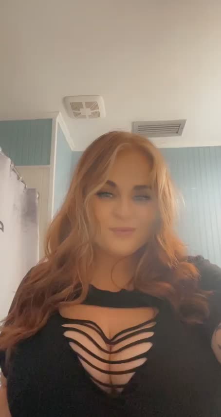 DDD titty drop in my date’s bathroom 😏 {oc} | Scrolller