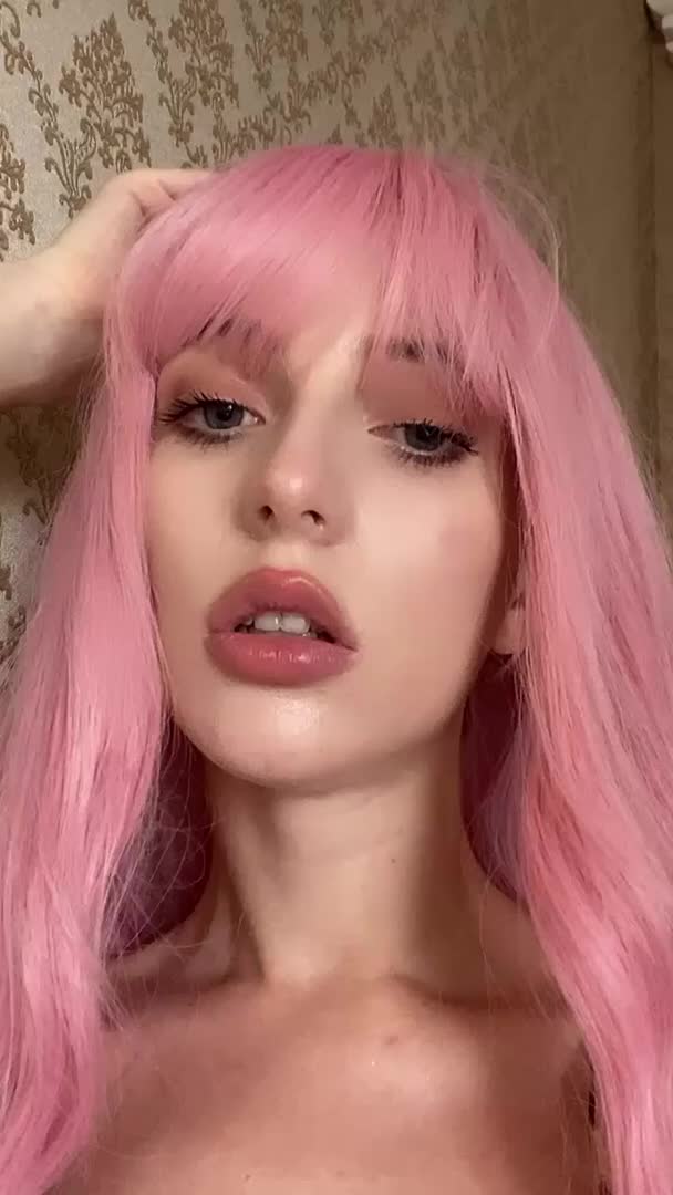 Desperate cute slut ☺️💗 | Scrolller